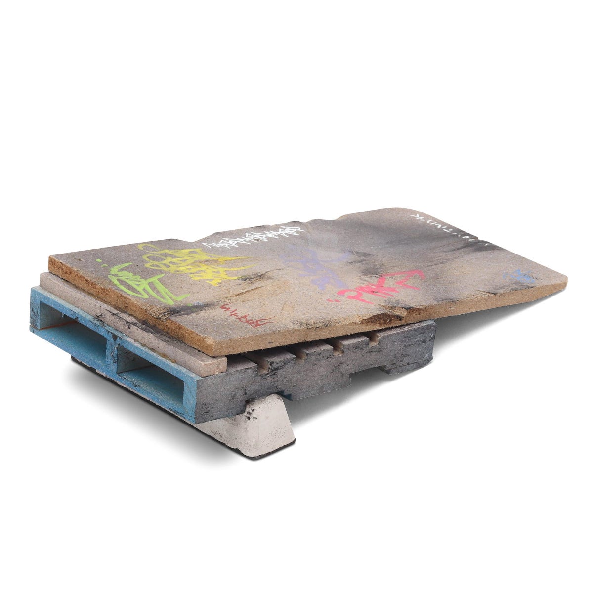 WhytMykConcrete Fingerboard Ramp - D.I.Y Pallet Kicker – The Vault Pro ...